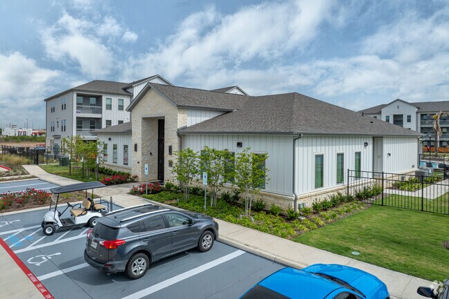 Alta Cypress Springs - Alquileres en Katy, TX | Apartamentos.com
