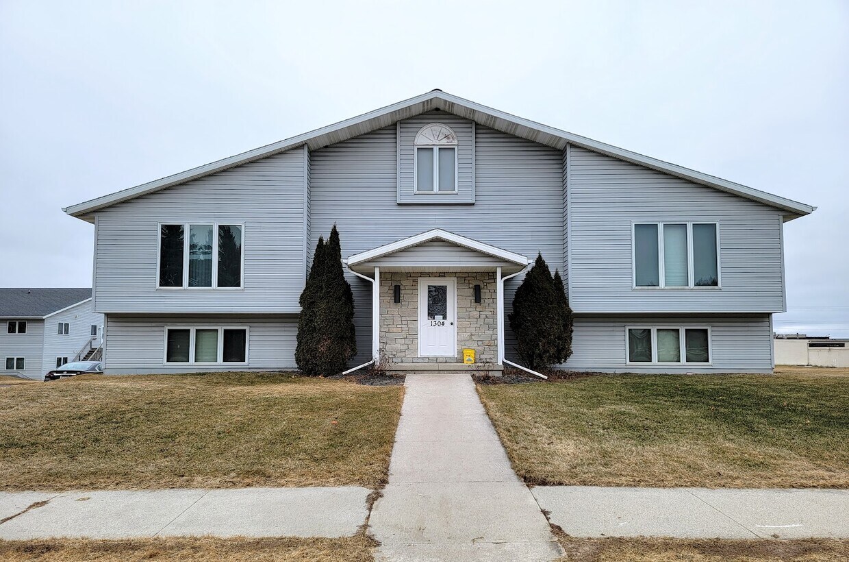 1304 Dewey St Unit 1304 #4, Kiel, WI 53042 - Apartments in Kiel, WI ...