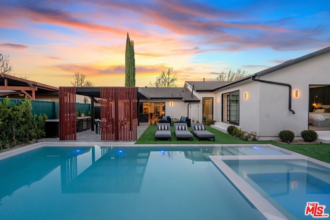 23726 W Oxnard St, Los Angeles, CA 91367 - House Rental in Los Angeles ...