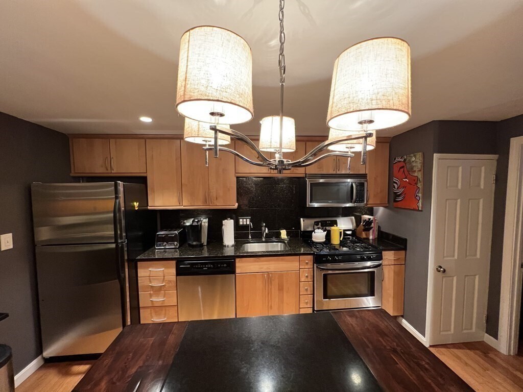 7 Thomas Park Unit 4, Boston, MA 02127 - 7 Thomas Park Boston, MA 02127 ...