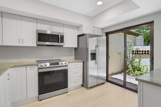 Windwood Apartments for Rent with Hardwood Floors - Boca Raton, FL ...