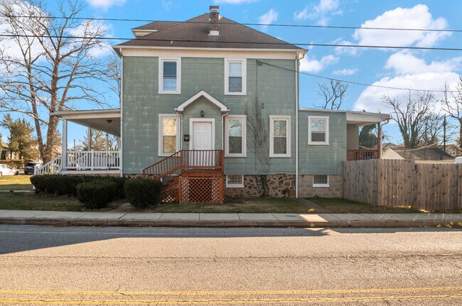 Apartments for Rent with High Ceilings in Lochearn, Baltimore ...