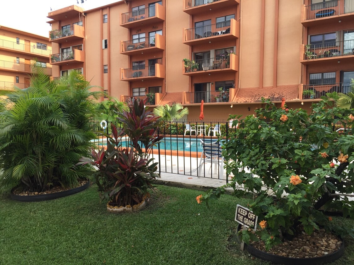 1800 W 54th St Unit 215, Hialeah, FL 33012 - Condo for Rent in Hialeah ...