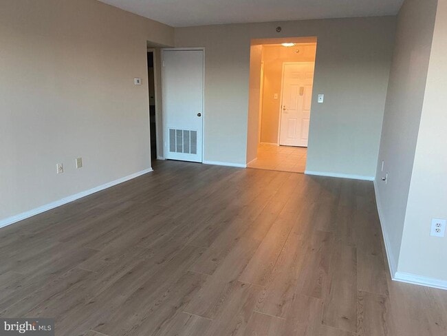 15115 Interlachen Dr Unit 3-925, Silver Spring, MD 20906 - Room for ...