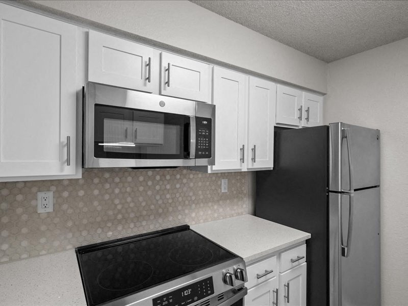 Highland Park Apartment Homes - 10334 Goddard St Overland Park, KS ...