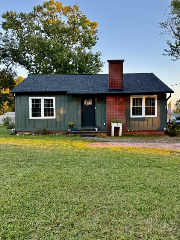 Apartments for Rent with Hardwood Floors in Henrietta NC | Apartments.com