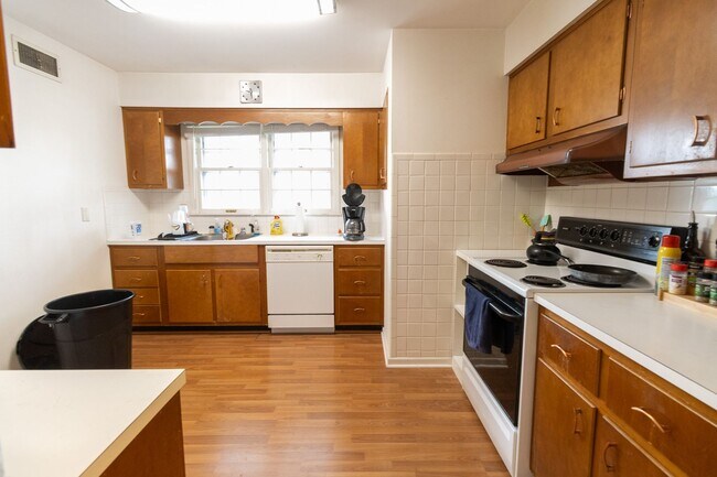 108 E Burnam Rd Unit B, Columbia, MO 65203 - Room for Rent in Columbia ...