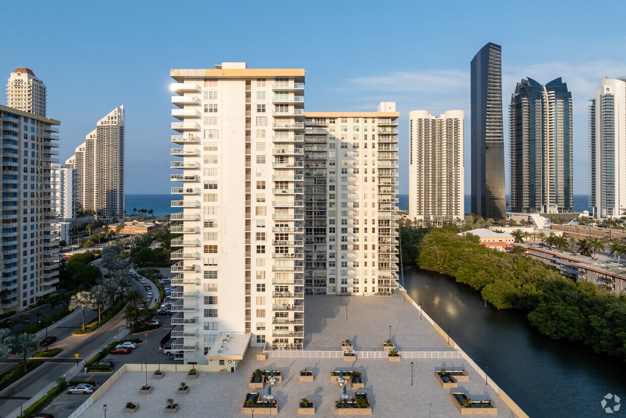 Winston Towers 400 - 0 Units Available for Rent | Sunny Isles Beach, FL ...