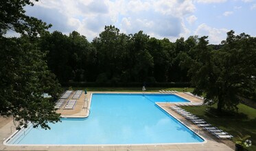 Lynbrook at Mark Center Apartment Homes Rentals - Alexandria, VA ...