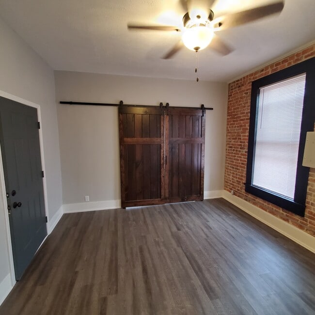 1213 N Wells St Unit Upper Fort Wayne In 46808 1213 N Wells St Fort