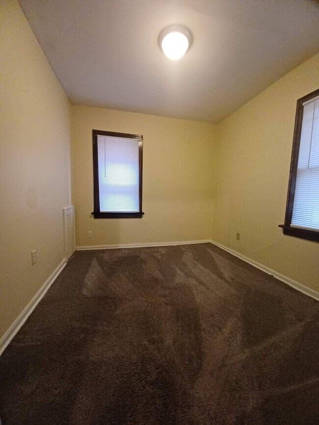 2129 7th St Unit 1, Rockford, IL 61104 - 2129 7th St Rockford, IL 61104 ...
