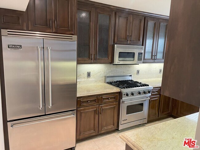 10645 Wilshire Blvd Unit 202, Los Angeles, CA 90024 - Condo for Rent in ...