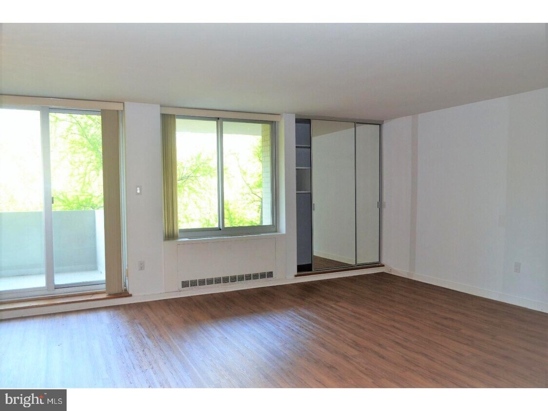 604 S Washington Square Unit 202, Philadelphia, PA 19106 - Condo for ...
