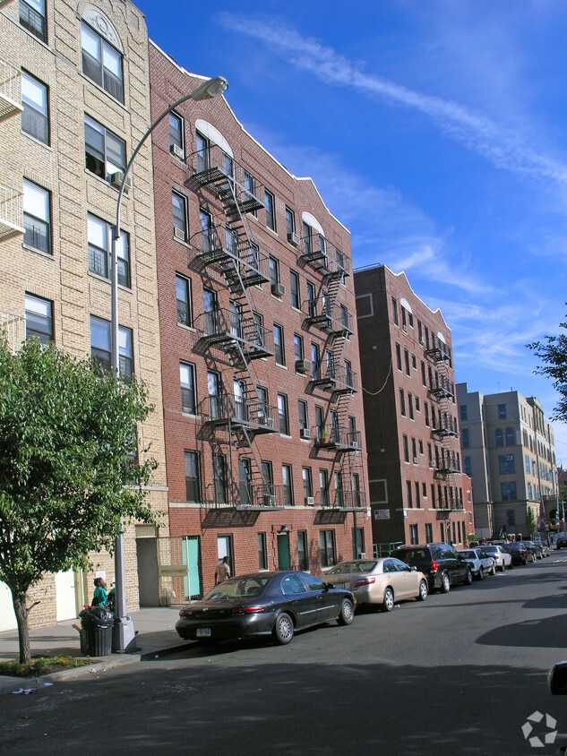 Apartments On Fulton Ave