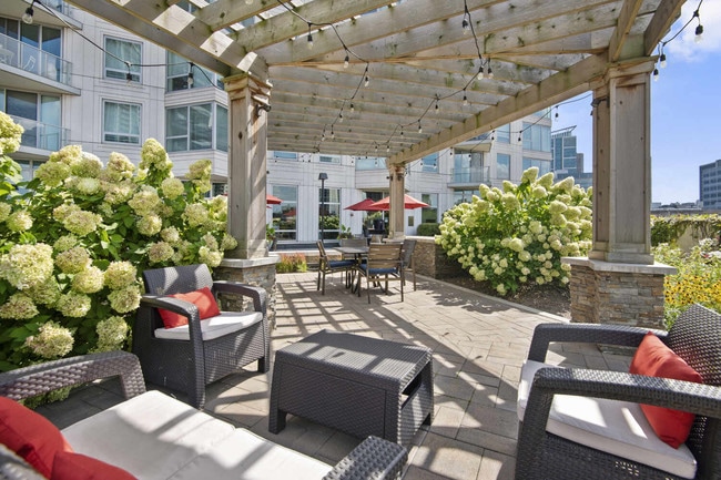 Left Bank Apartments - Chicago, IL | Apartments.com