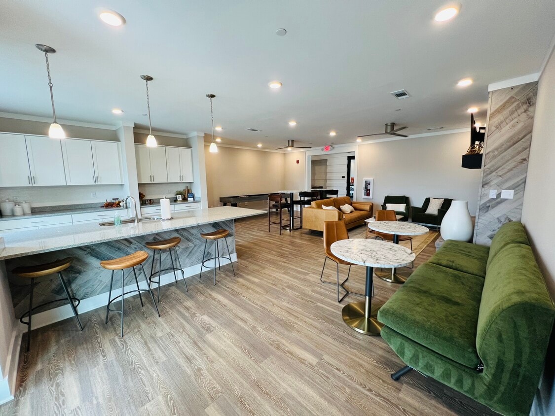 Main Street Lofts | Luxury Apartments - 300 S Tulane Ave Oak Ridge, TN ...