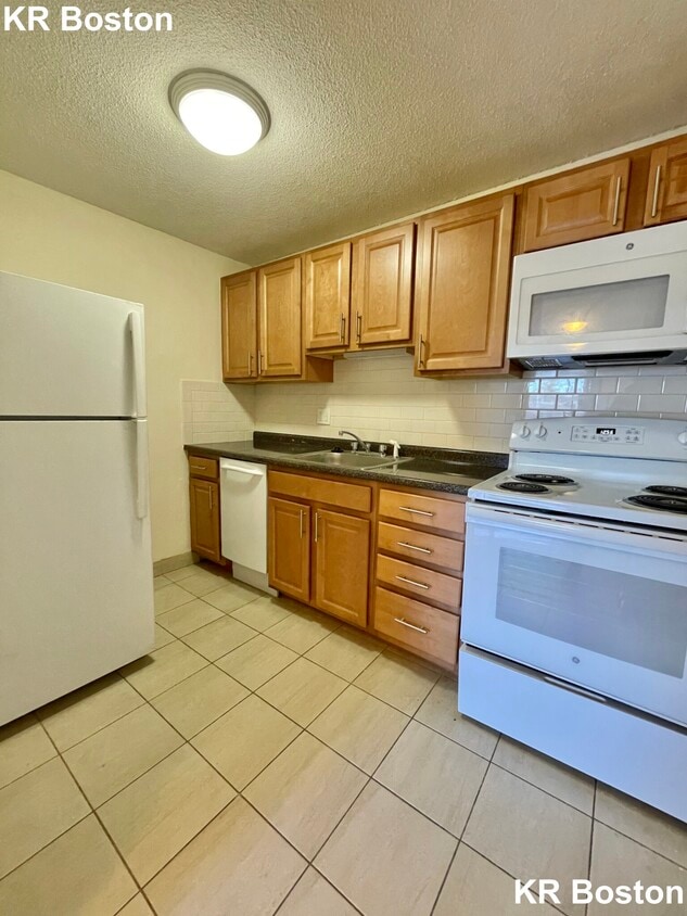 52 Dustin St Unit 31, Boston, MA 02135 - 52 Dustin St Boston, MA 02135 ...