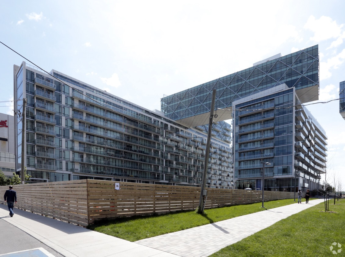 The Residences of Pier 27 Phase 2 Apartments - 39 Queens Quay E Toronto ...