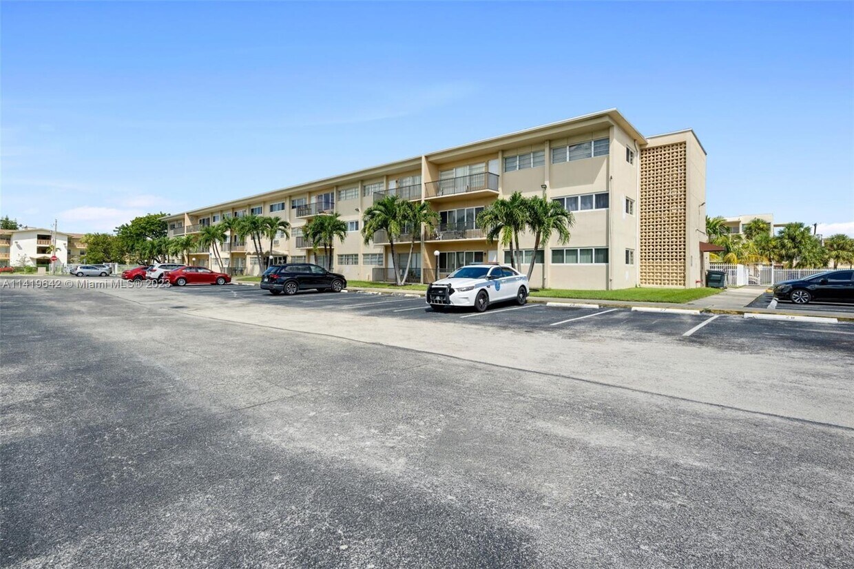 1400 NE 169th St Unit 115, Miami, FL 33162 - Condo for Rent in Miami ...