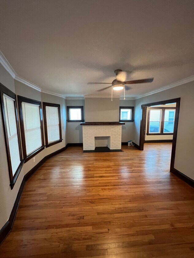 14921 Delaware Ave Unit Downstairs - 14921, Lakewood, OH 44107 - 14921 ...