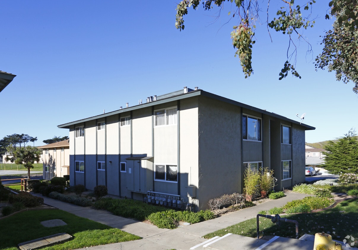 Marina Del Sol Apartments - 184-187 Palm Ave Marina, CA 93933 ...