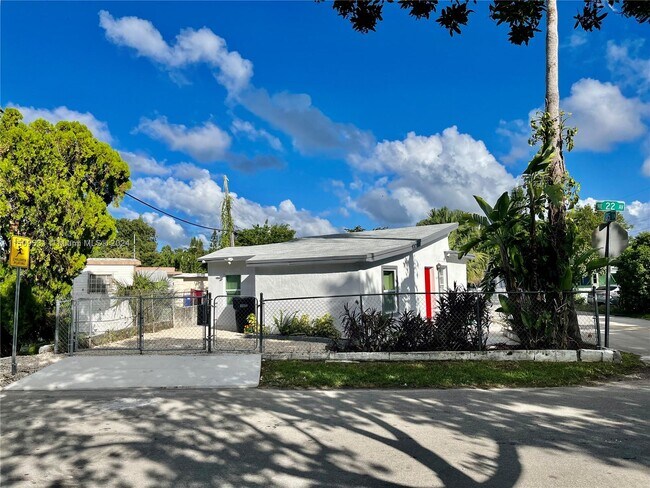 2201 NE 135th Ln, North Miami Beach, FL 33181 - House Rental in North ...