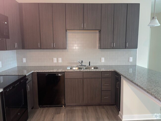 Best Luxury Coulwood East Apartments for Rent - Charlotte, NC - 30 ...