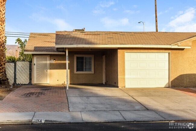 Stewart Place Apartments for Rent with a Walk-In Closet - Las Vegas, NV ...