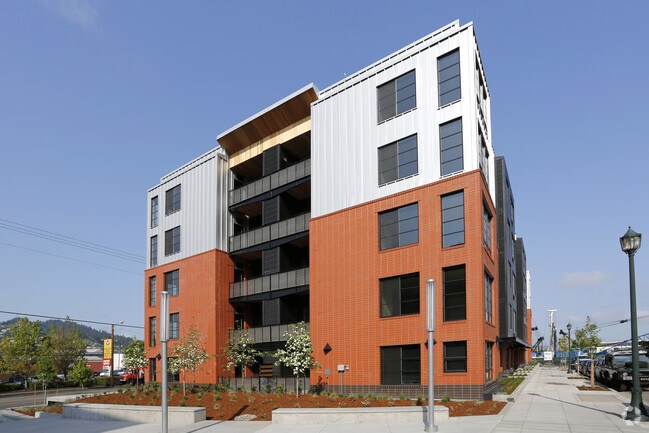 Waterline Apartments - Portland, OR | Apartments.com