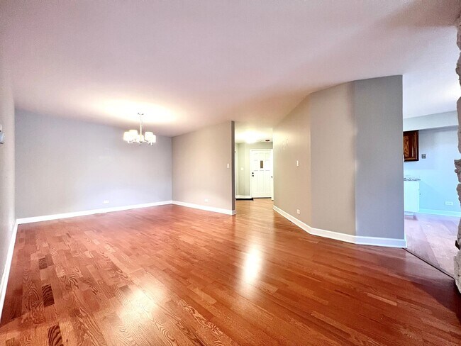 75 Boardwalk Pl Unit 101, Park Ridge, IL 60068 - Condo for Rent in Park ...