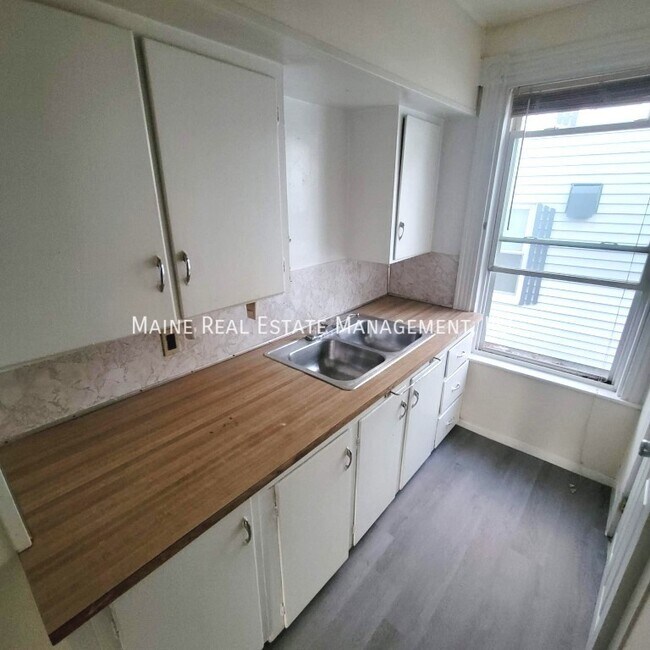 101 Front St Unit 1, Old Town, ME 04468 - Room for Rent in Old Town, ME ...