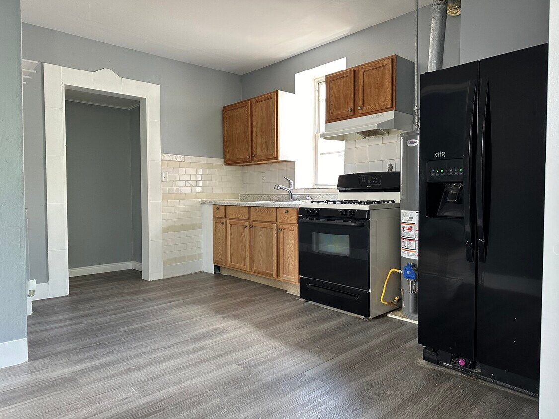 1831 W 21st Pl Unit 2F, Chicago, IL 60608 - Condo for Rent in Chicago, IL | Apartments.com