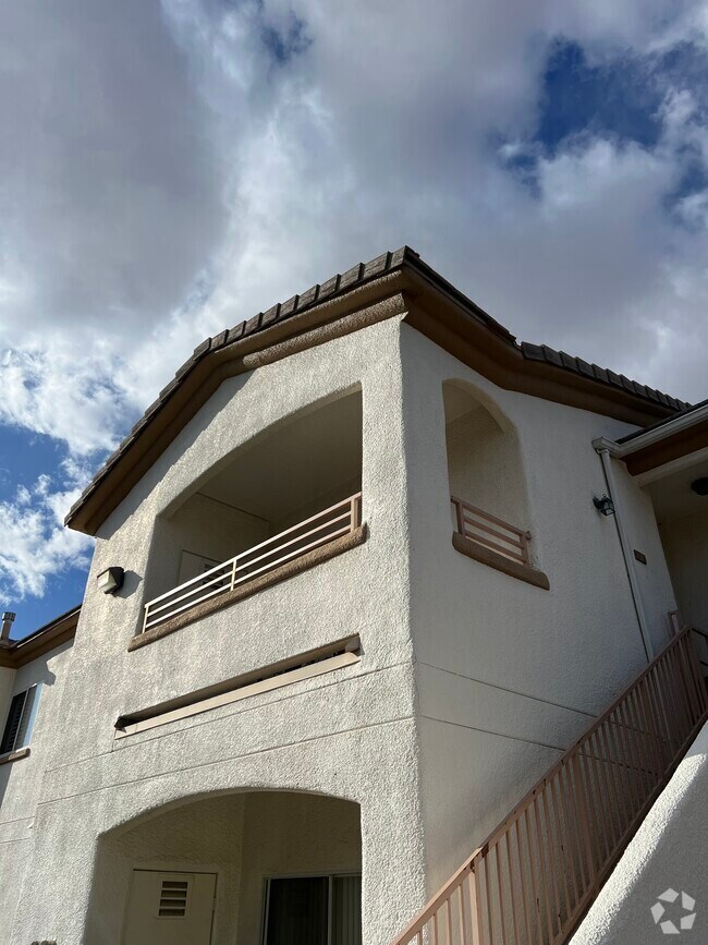 Pacific Montage Collage Apartments under $1,500 - Las Vegas, NV - 4 ...