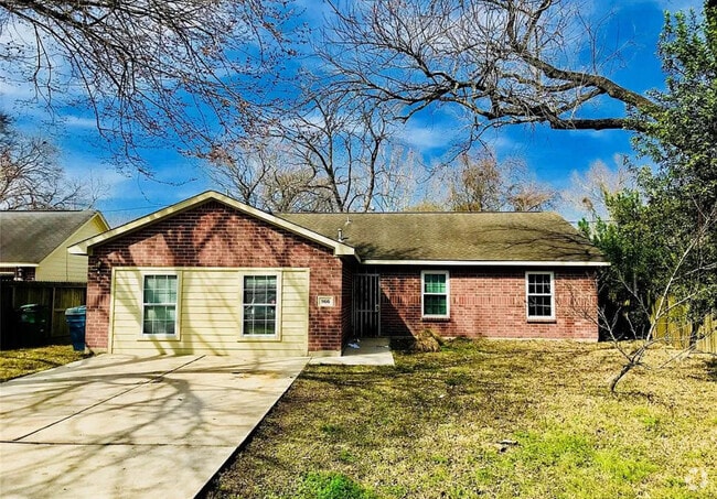 Acres Homes Apartments for Rent with Extra Storage - Houston, TX - 1 ...