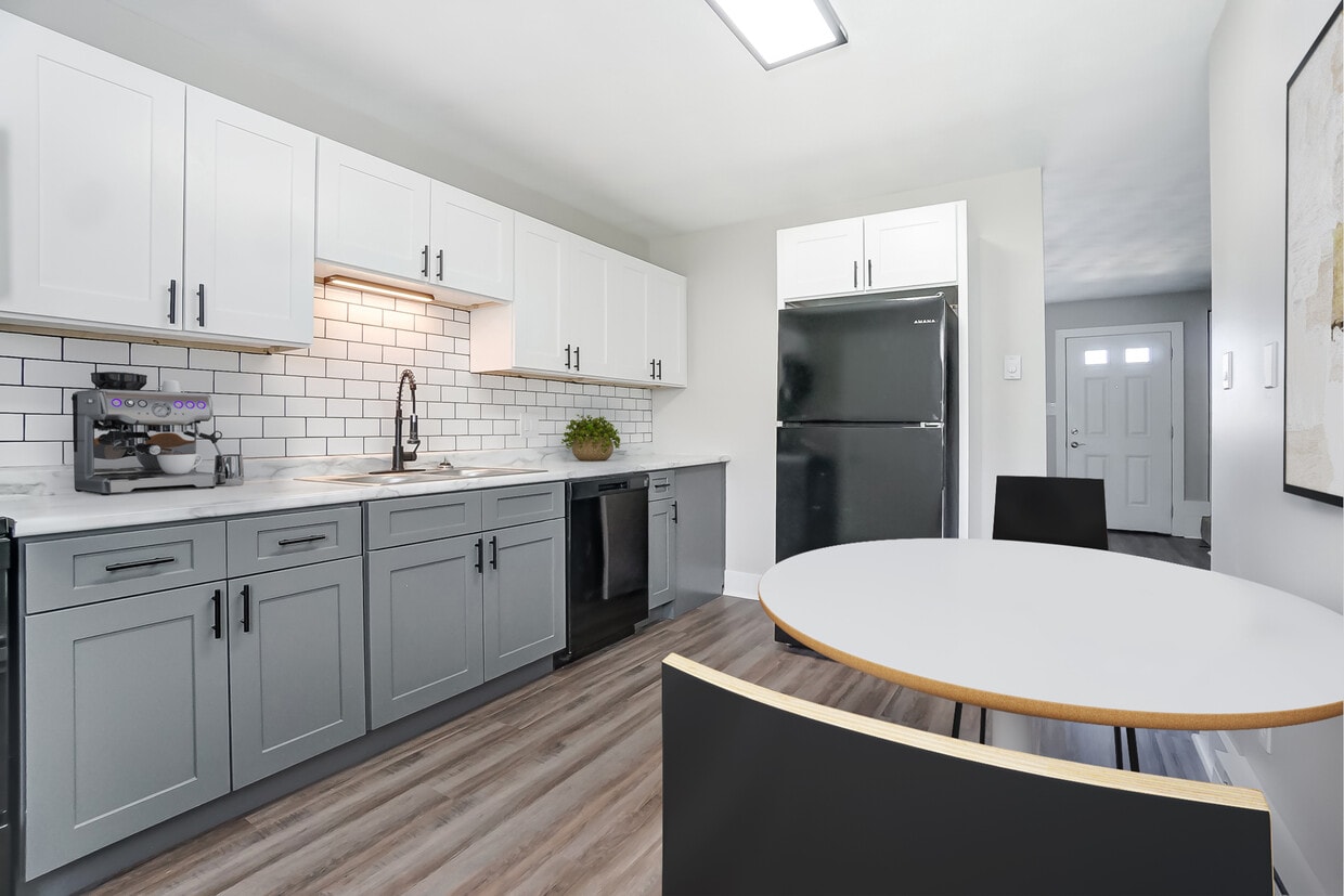 Hickory Creek Apartments - 7214 Hickory Creek Rd Fort Wayne, IN 46809 ...