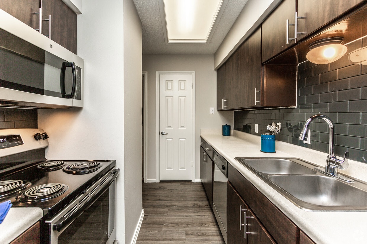 Summer House Apartment Homes - 5401 Burnham Dr Corpus Christi, TX 78413 ...