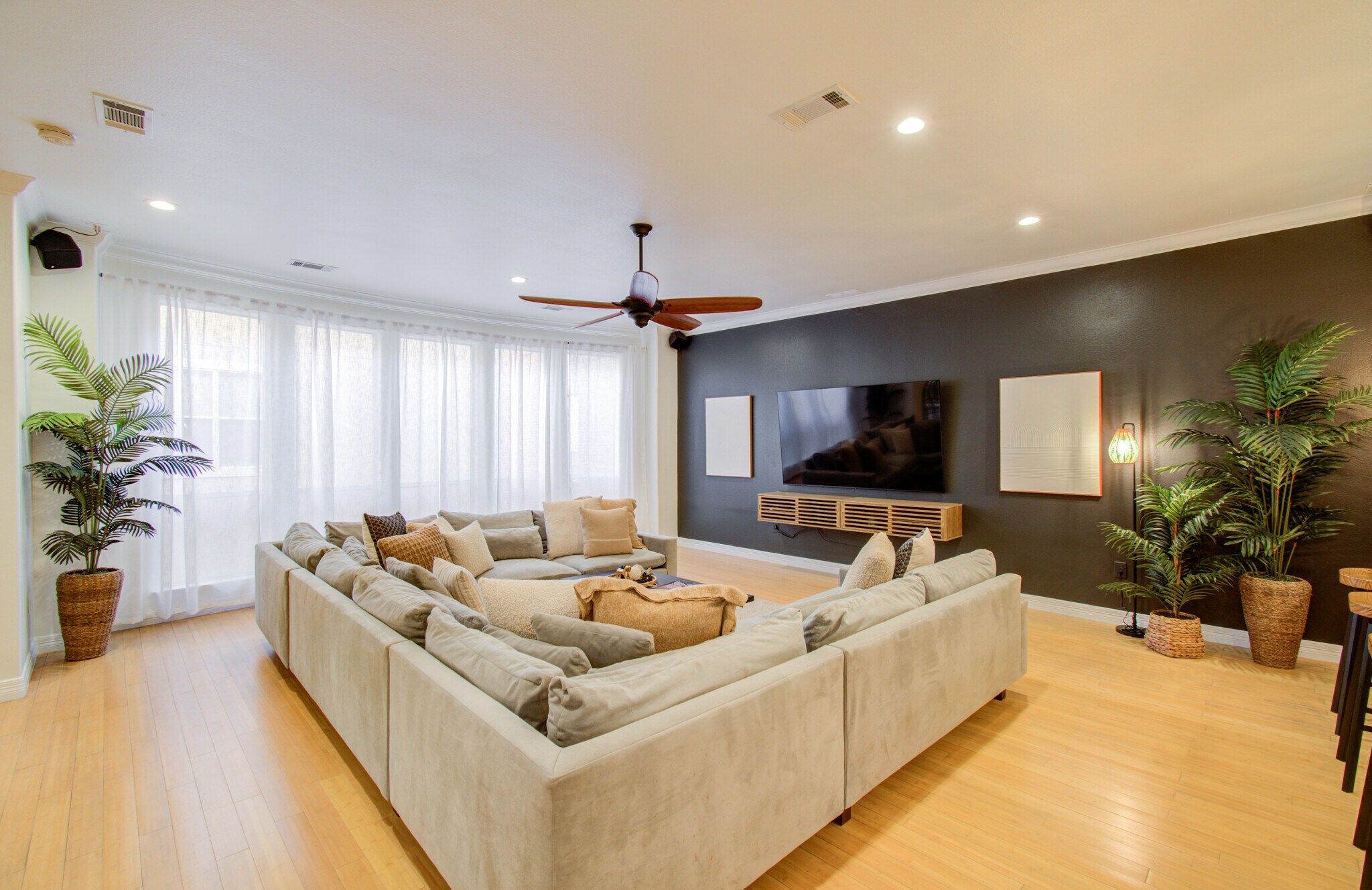 3010 Chenevert St, Houston, TX 77004 - Townhome Rentals in Houston TX ...