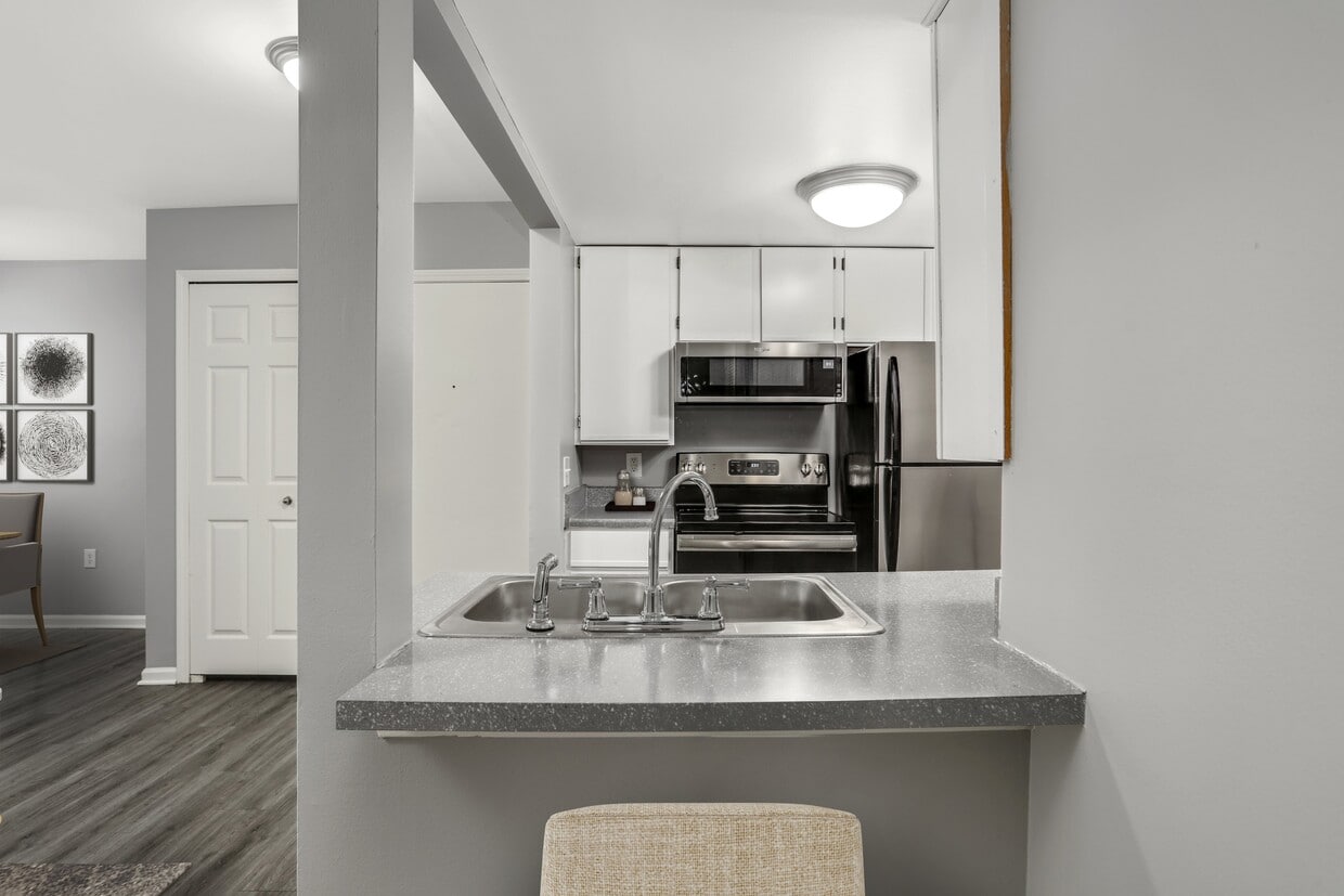 Pheasant Run - 1500 N Towne Commons Blvd Fenton, MI 48430 | Apartments.com