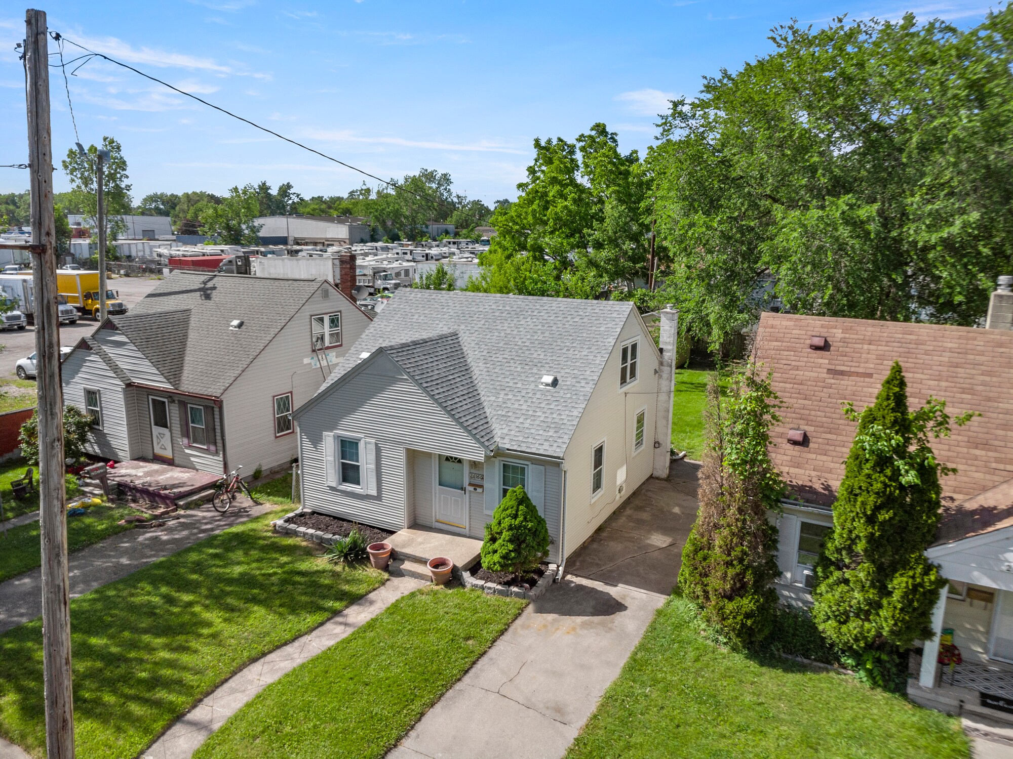 26160 Hanover St, Dearborn Heights, MI 48125 - House Rental in Dearborn ...