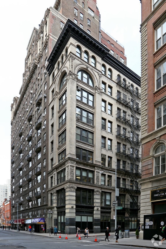 Rufus D. Smith Hall - 25 Waverly Pl New York, NY 10003 | Apartments.com