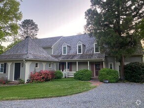 Lively VA Condos for Rent