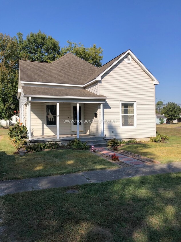 917 N 11th St, Herrin, IL 62948 - House Rental in Herrin, IL ...