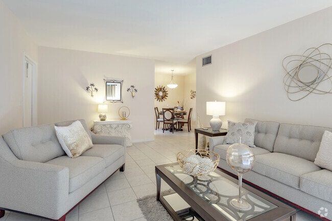 Miami Lakes Eagle Nest Apartments for Rent with a Walk-In Closet - Miami Lakes, FL - Updated ...