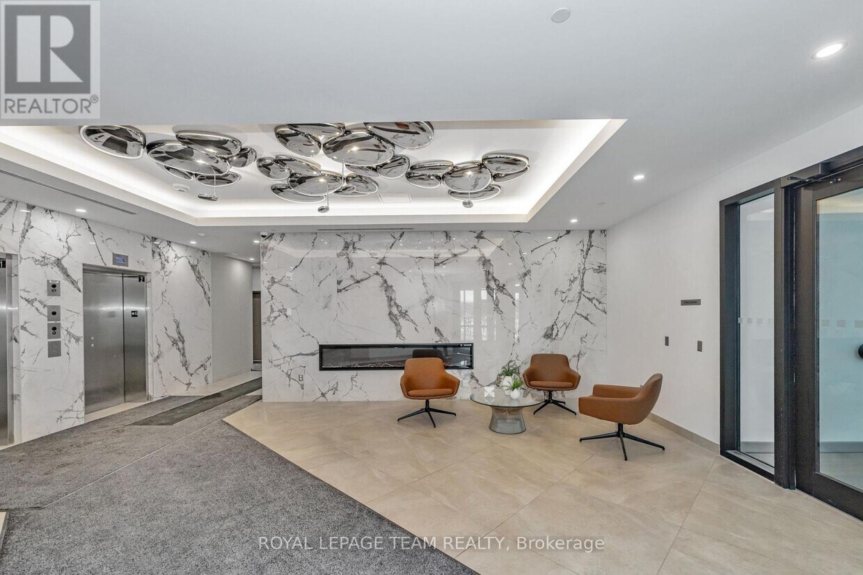 360-360 Deschâtelets Ave., Ottawa, ON K1S 5Y1 - Maison à Louer à Ottawa ...