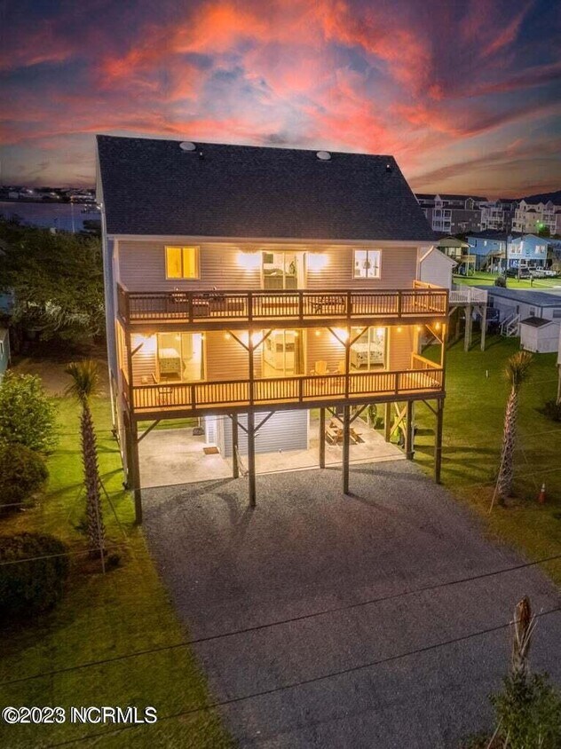 8020 8th St, Surf City, NC 28445 - House Rental in Surf City, NC ...