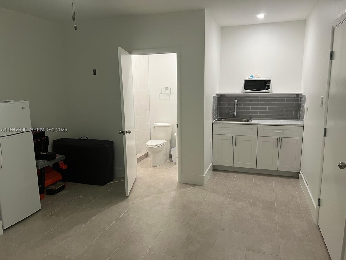 10822 SW 142Nd Ct, Miami, FL 33186 - Room for Rent in Miami, FL ...