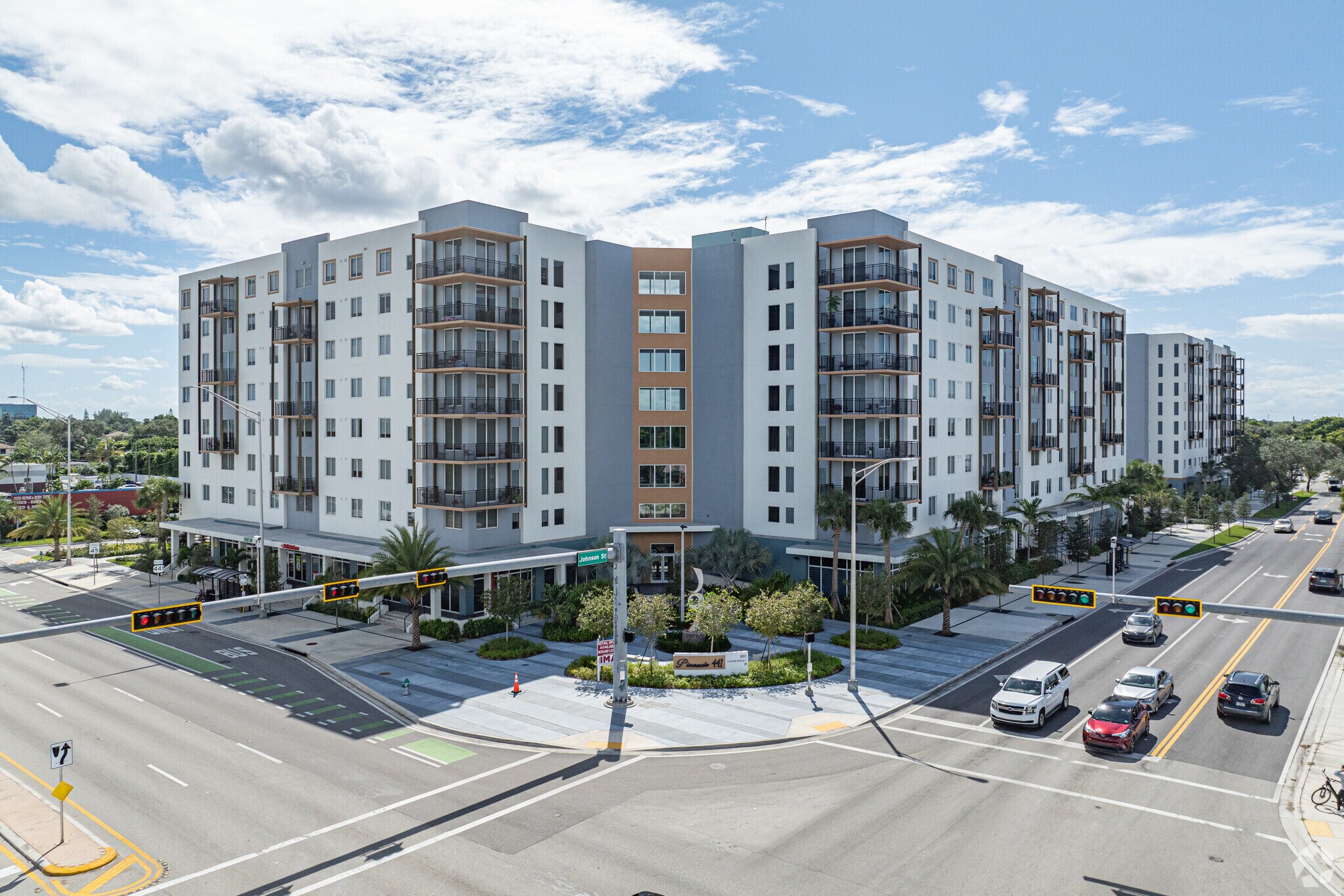 Pinnacle 441 - 890 N State Road 7 Hollywood, FL 33021 | Apartments.com