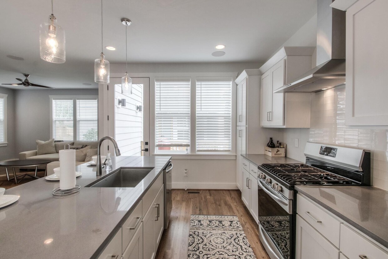 1702 Simpkins St, Nashville, TN 37208 - House Rental in Nashville, TN ...