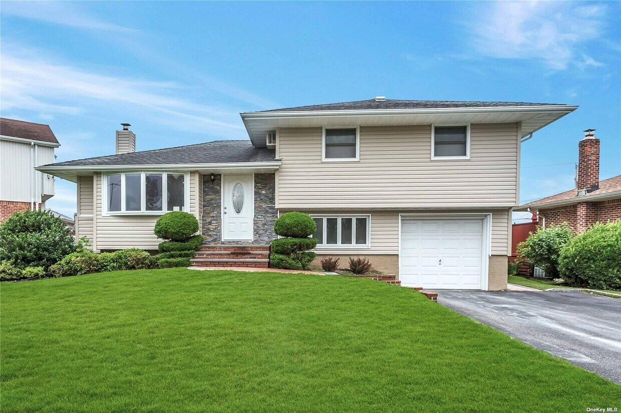 30 Spector Ln, Plainview, NY 11803 - House Rental in Plainview, NY ...