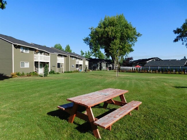 Chalet - 2555 Gateway St Springfield, OR | Apartments.com